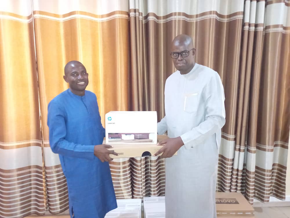 Dotation en matériels informatiques des enseignants-chercheurs de l'ESEA | ESEA | Ecole ...